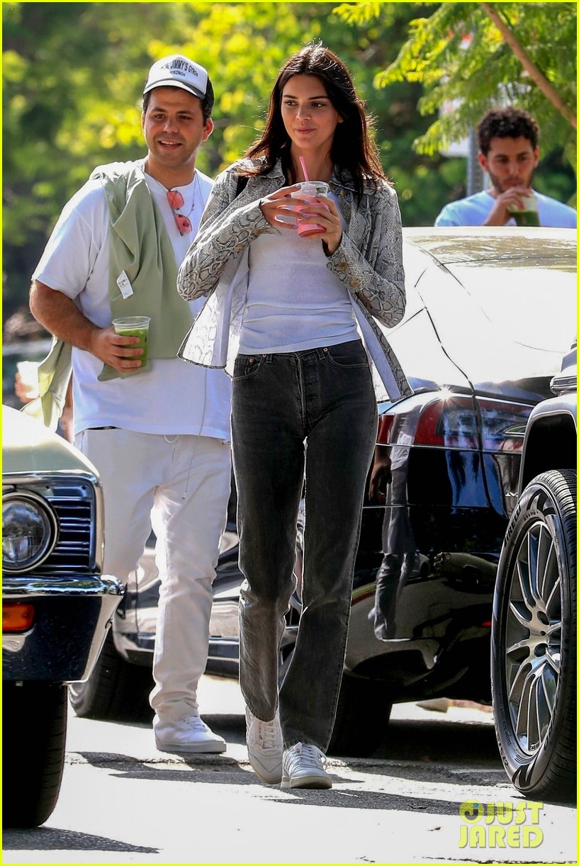Full Sized Photo of kendall jenner picks up drinks with friends at cha ...