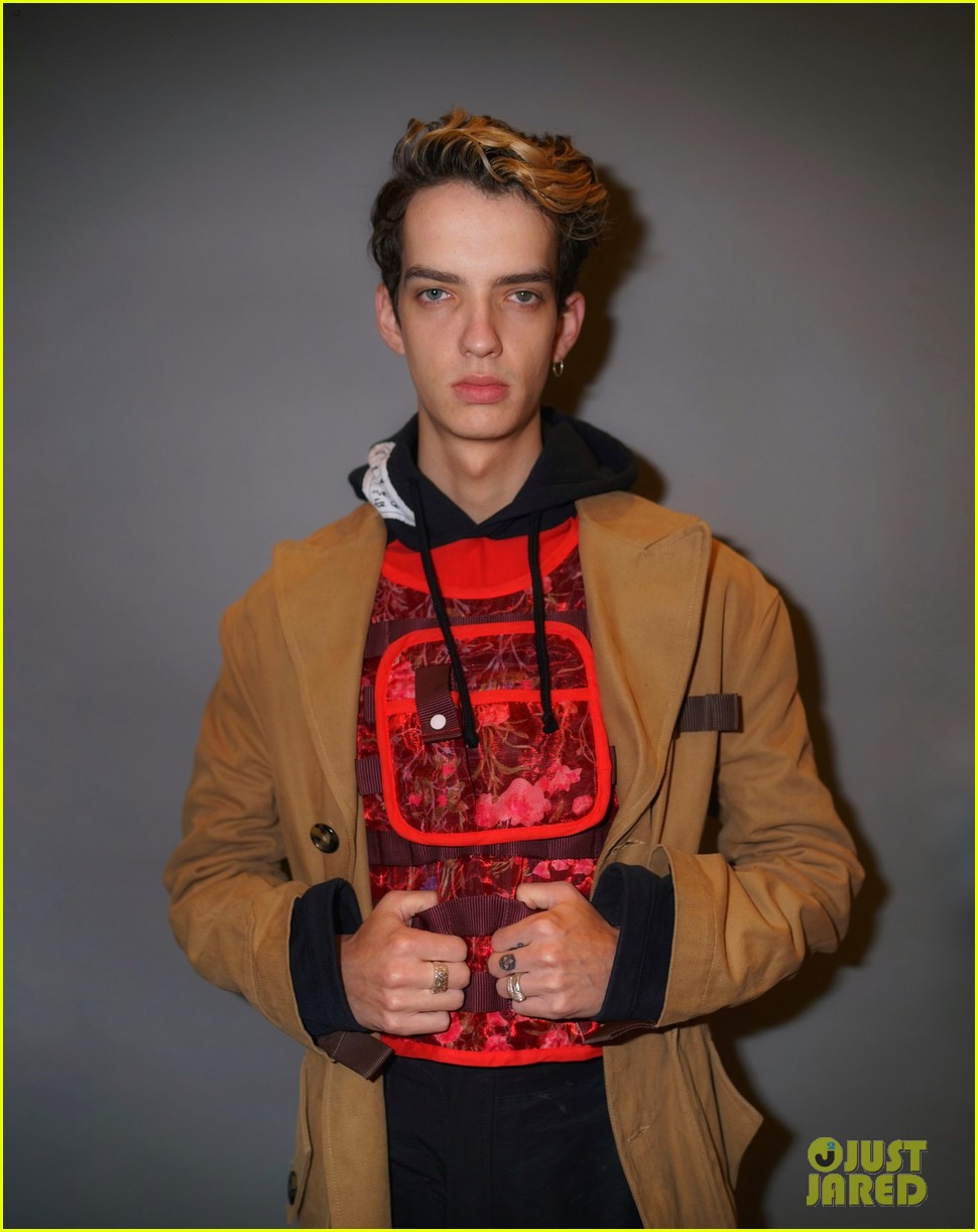 See Kodi Smit-McPhee's Two Cool Comic-Con Looks | Photo 1252494 - Photo ...