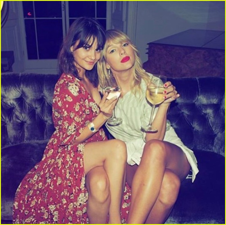 Taylor Swift Has Fun With Fans in 'Lover' Secret Session Photos ...