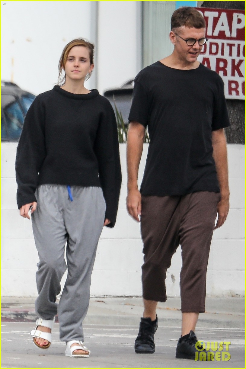 Emma Watson Enjoys Brunch with a Friend in Venice | Photo 1254113 ...