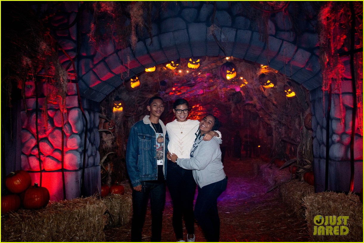 Euphoria's Storm Reid & Sydney Sweeney Get First Look at LA's Haunted ...