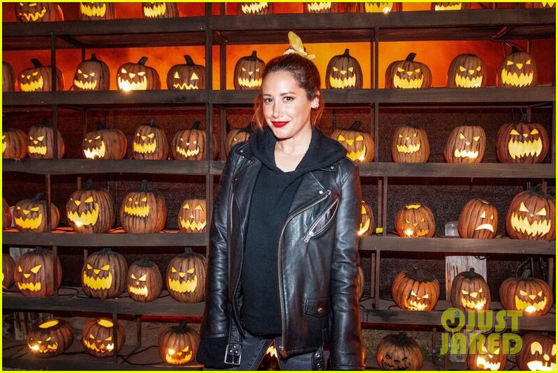 Euphoria's Storm Reid & Sydney Sweeney Get First Look at LA's Haunted ...