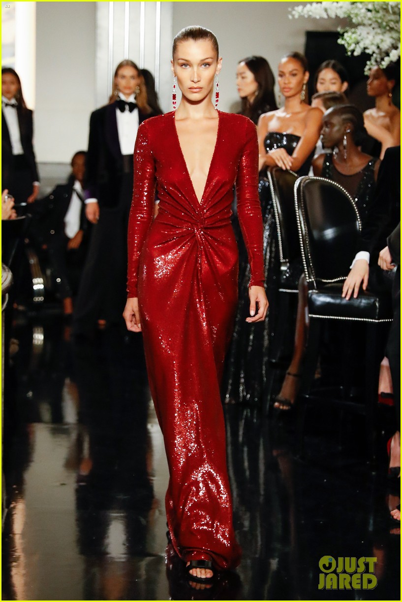 Bella Hadid & Sister Gigi Slay the Runway for Ralph Lauren! | Photo ...
