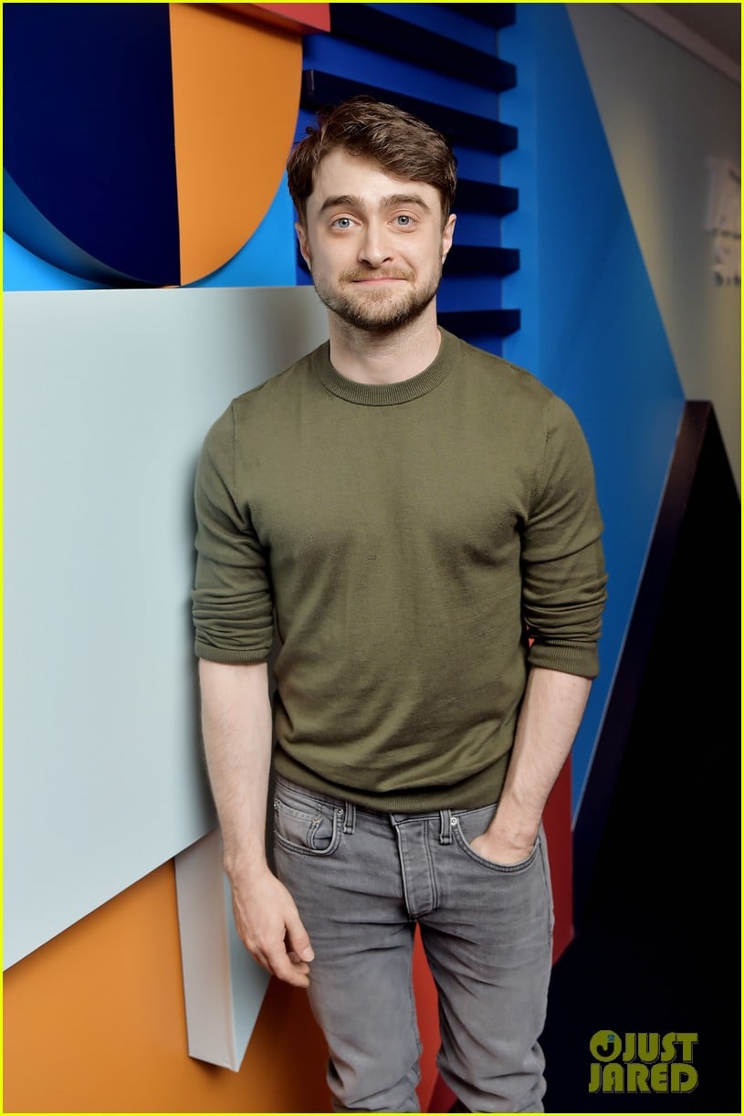 Daniel Radcliffe Calls His New Movie 'Guns Akimbo' A 'Crazy, Very Funny ...