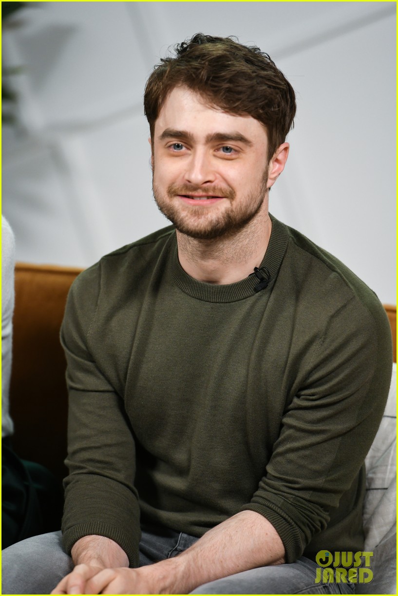 Daniel Radcliffe Calls His New Movie 'Guns Akimbo' A 'Crazy, Very Funny ...