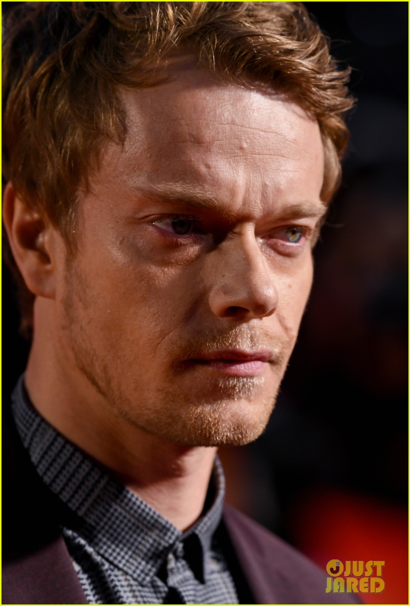 Roman Griffin Davis & Thomasin McKenzie Attend 'Jojo Rabbit' London ...