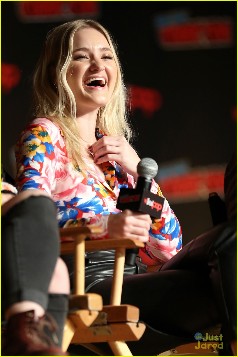 AJ Michalka's Catra Gets Brand New Look For 'She-Ra and the Princesses ...