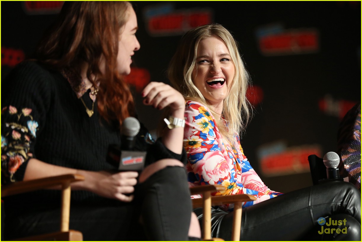 AJ Michalka's Catra Gets Brand New Look For 'She-Ra and the Princesses ...