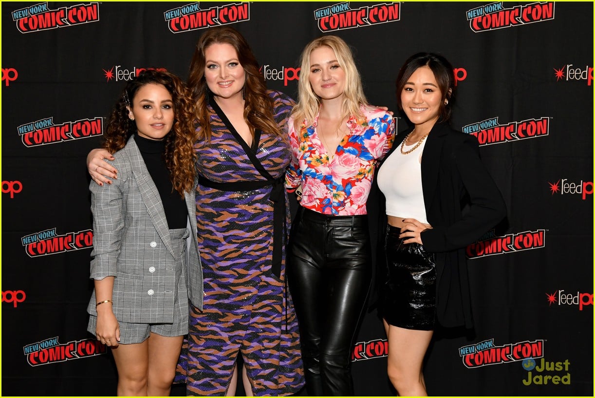 AJ Michalka's Catra Gets Brand New Look For 'She-Ra and the Princesses ...