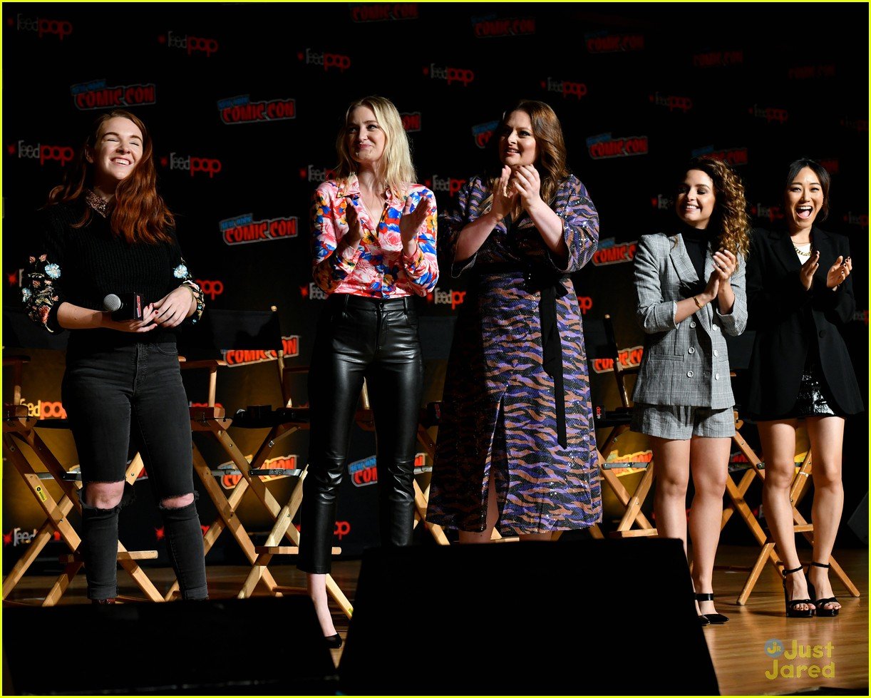 AJ Michalka's Catra Gets Brand New Look For 'She-Ra and the Princesses ...