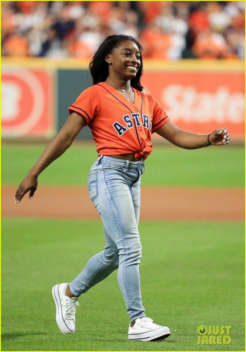 Simone Biles Does Backflip Before Throwing First Pitch At World Series ...