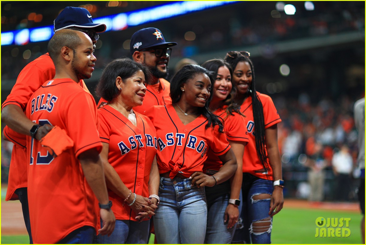 Simone Biles Does Backflip Before Throwing First Pitch At World Series ...