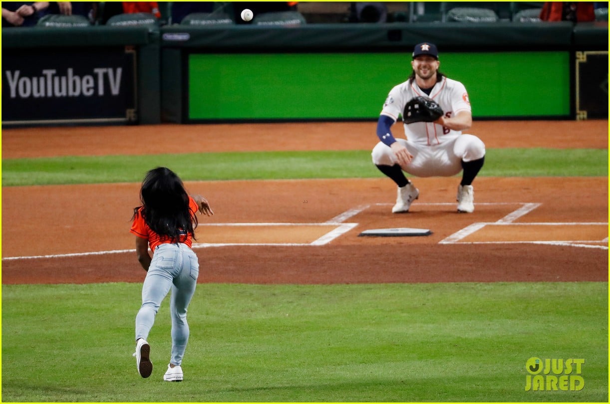 Simone Biles Does Backflip Before Throwing First Pitch At World Series ...