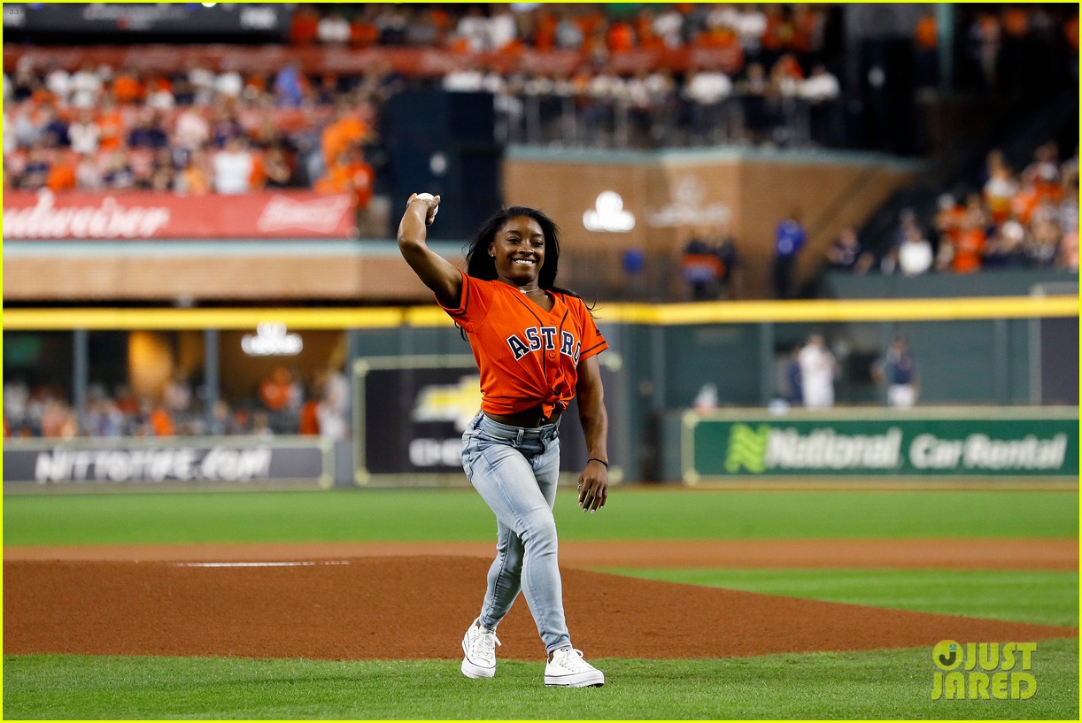 Simone Biles Does Backflip Before Throwing First Pitch At World Series ...