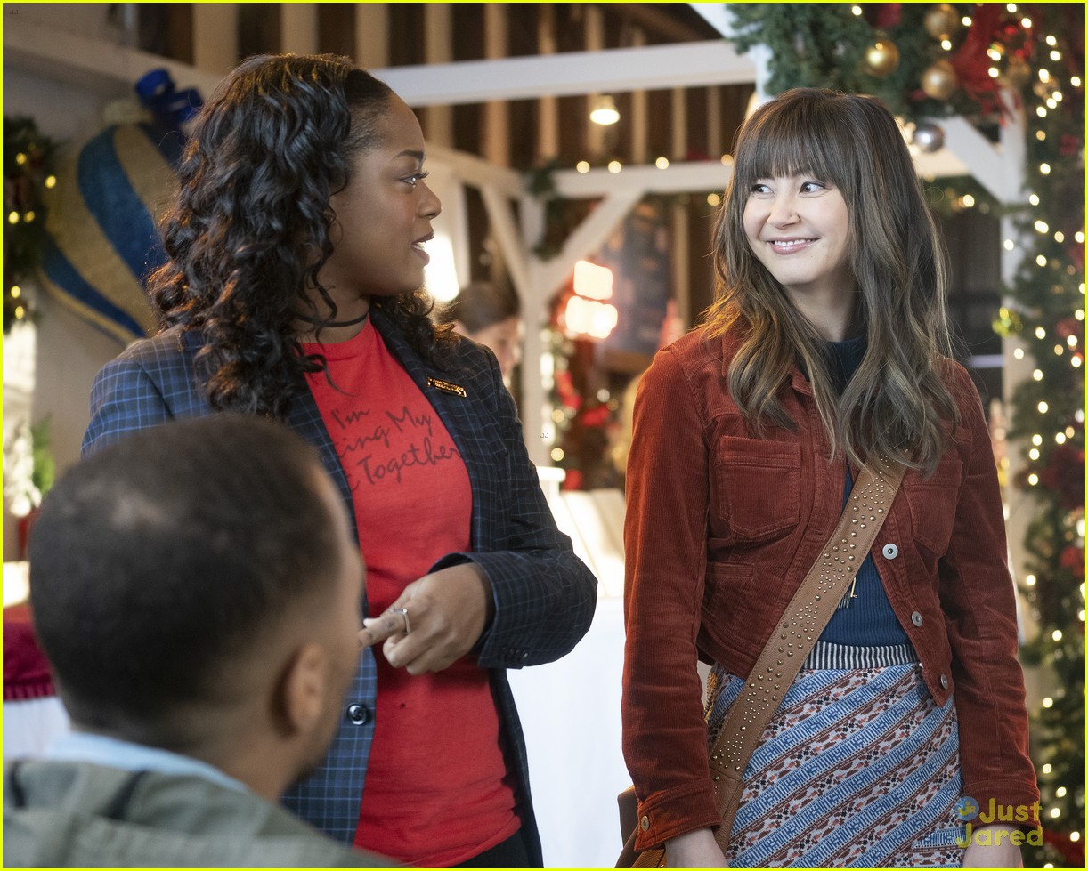 Get A Sneak Peek of Aisha Dee's New Christmas Movie on Freeform ...