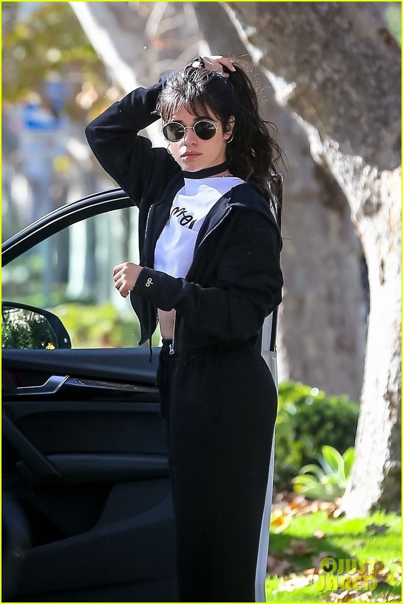 Camila Cabello Loves Doing Silly Poses For Paparazzi And We Love Her For