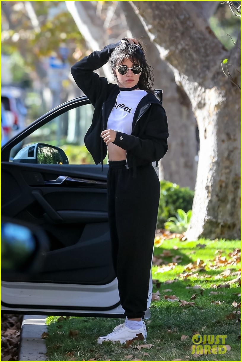 Camila Cabello Loves Doing Silly Poses For Paparazzi And We Love Her For