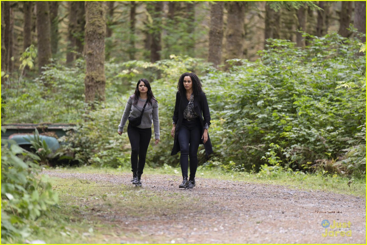 Maggie Reaches Out To Jordan On Tonight's New 'Charmed' Episode | Photo ...