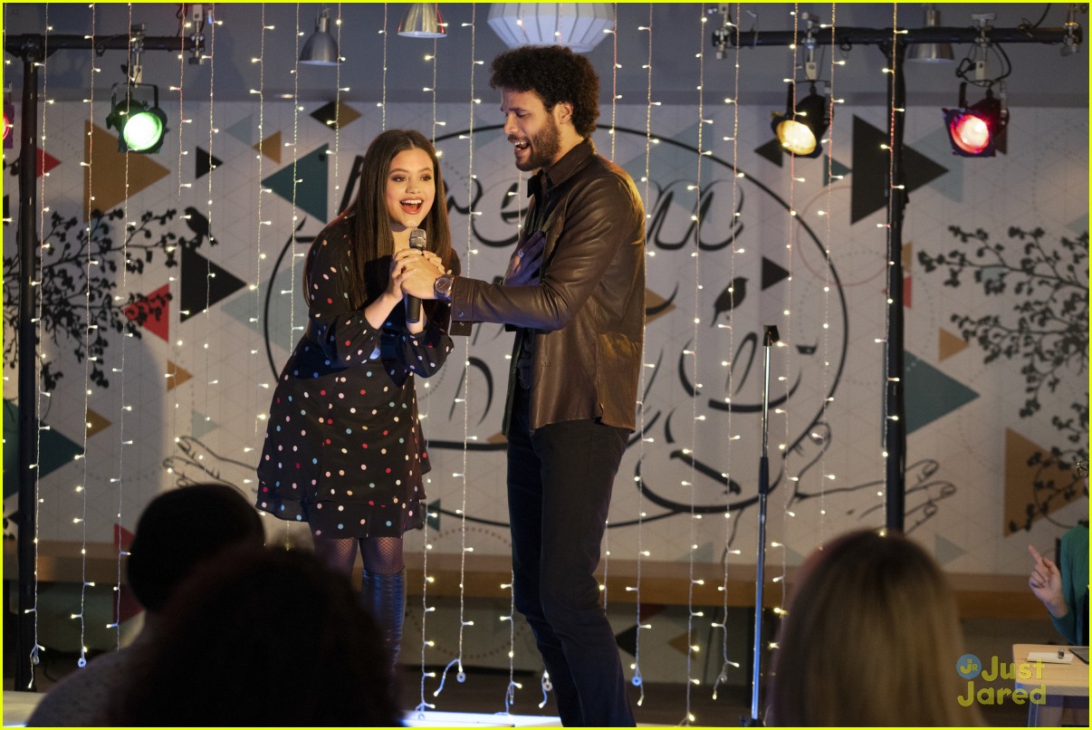 Maggie Sings Karaoke With Jordan on Tonight's New 'Charmed' | Photo ...