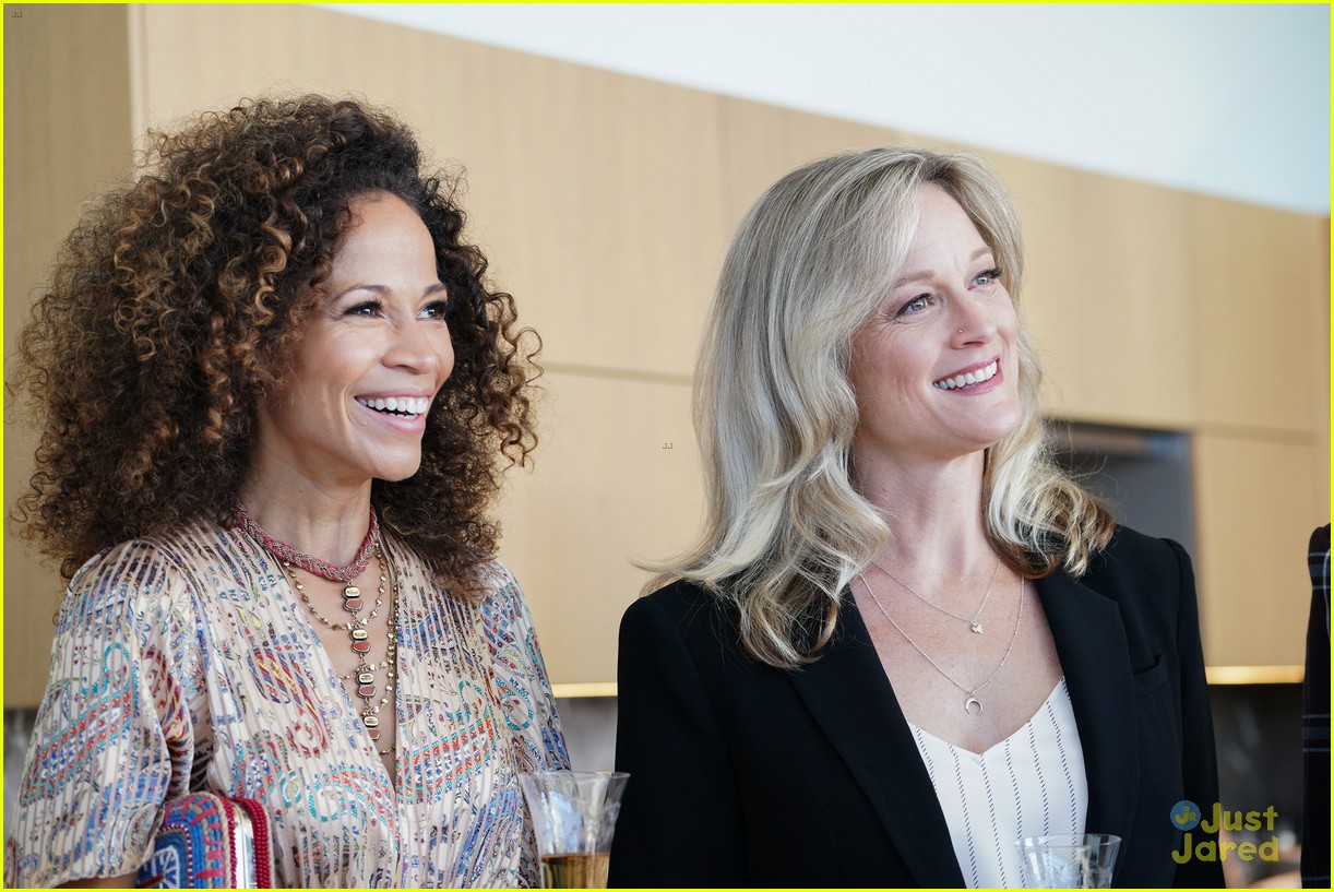 Callie & Jamie Enjoy Some Holiday Festivities With Family in First Pics ...