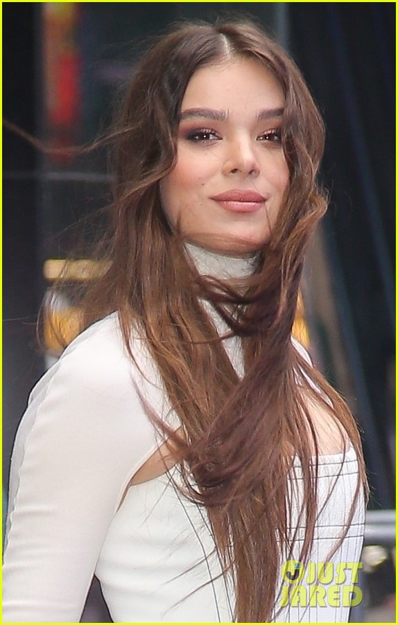 Hailee Steinfeld Reveals Just Why She Thinks Her Generation Will ...