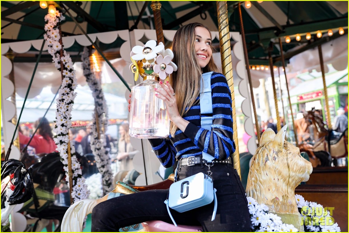 Full Sized Photo of kaia gerber bailee madison landry bender more daisy ...