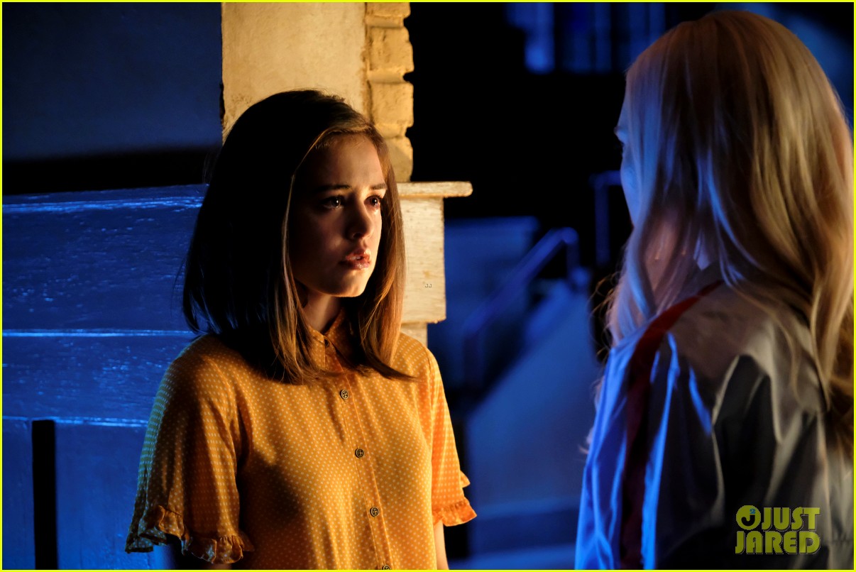 Full Sized Photo of hope lizzies secrets could get them in trouble on ...