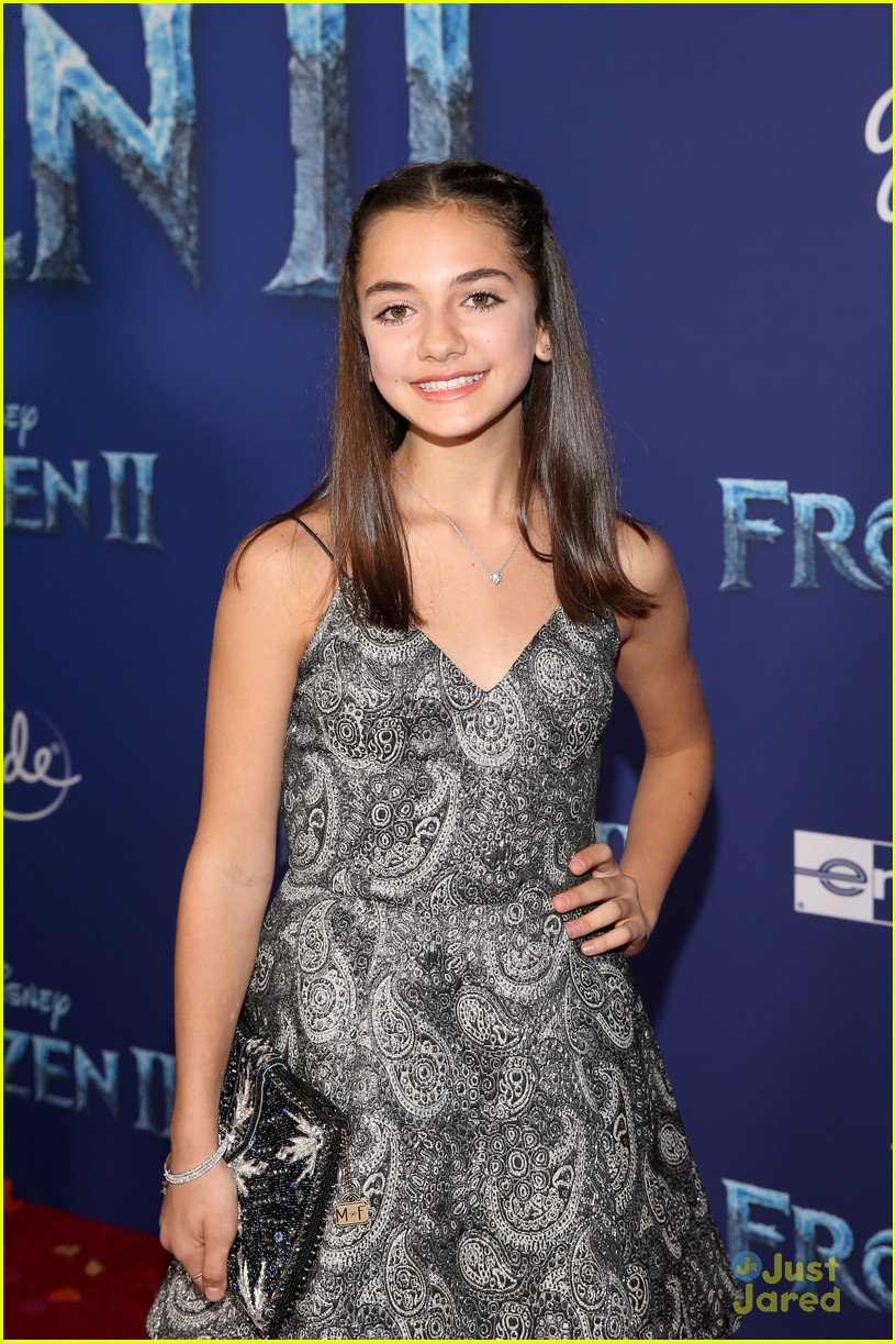 Rachel Matthews, aka Honeymaren, Stuns in Deep Red For 'Frozen 2 ...