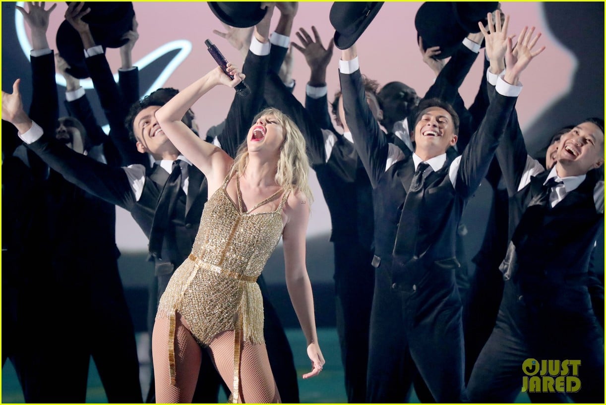 Taylor Swift Sings Her Greatests Hits for AMAs 2019 Performance Medley ...