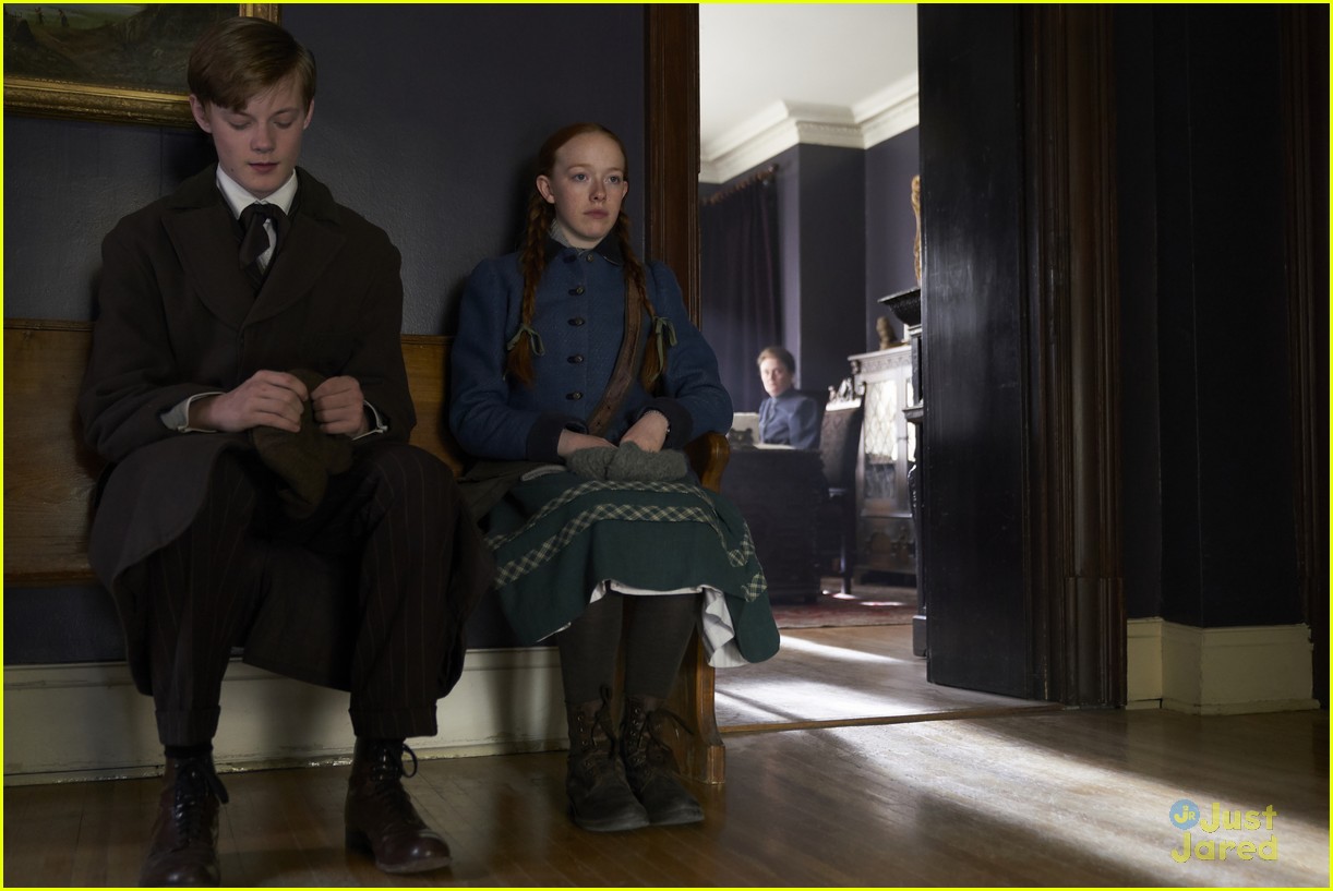Anne Goes In Search Of Who She Is in 'Anne With An E's Final Season ...