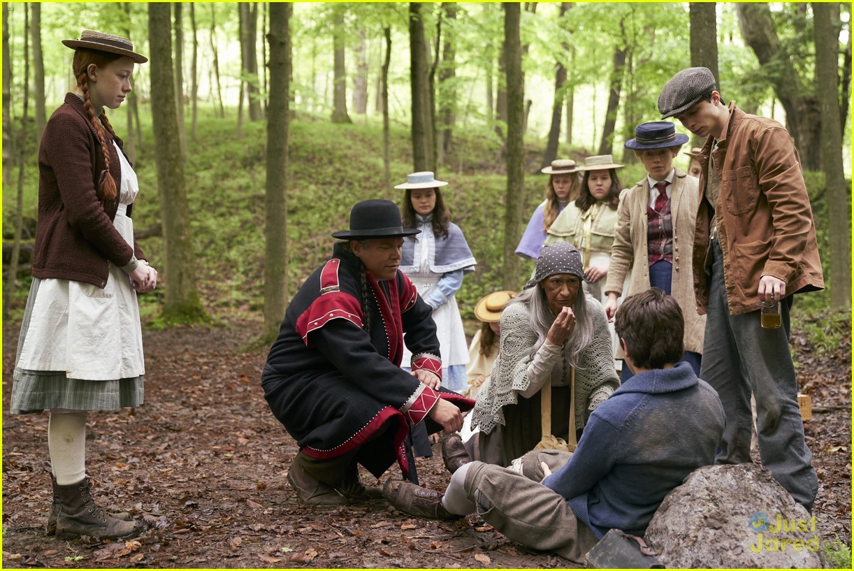 Anne Goes In Search Of Who She Is in 'Anne With An E's Final Season ...