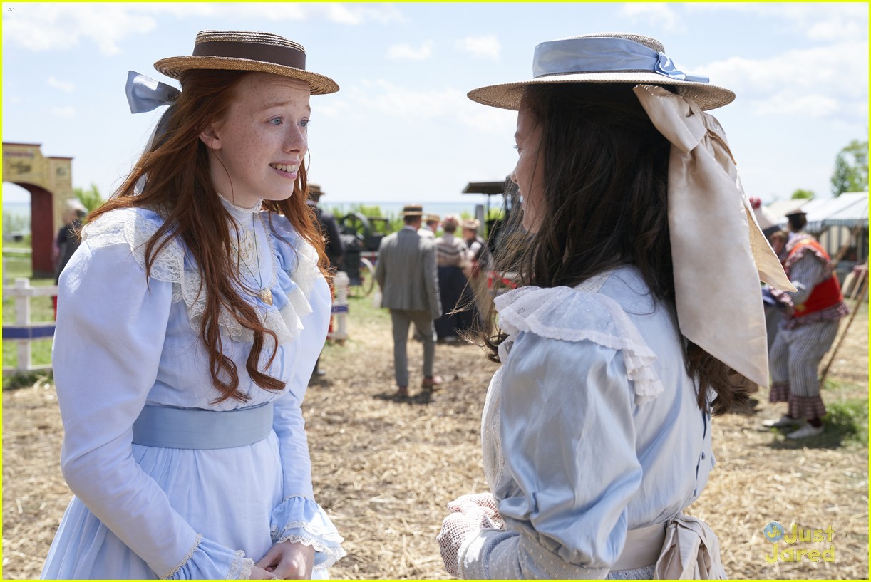 Anne Goes In Search Of Who She Is in 'Anne With An E's Final Season ...