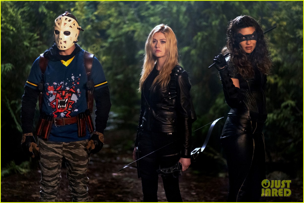 Full Sized Photo of team arrow takes on a recognizable villain in ...