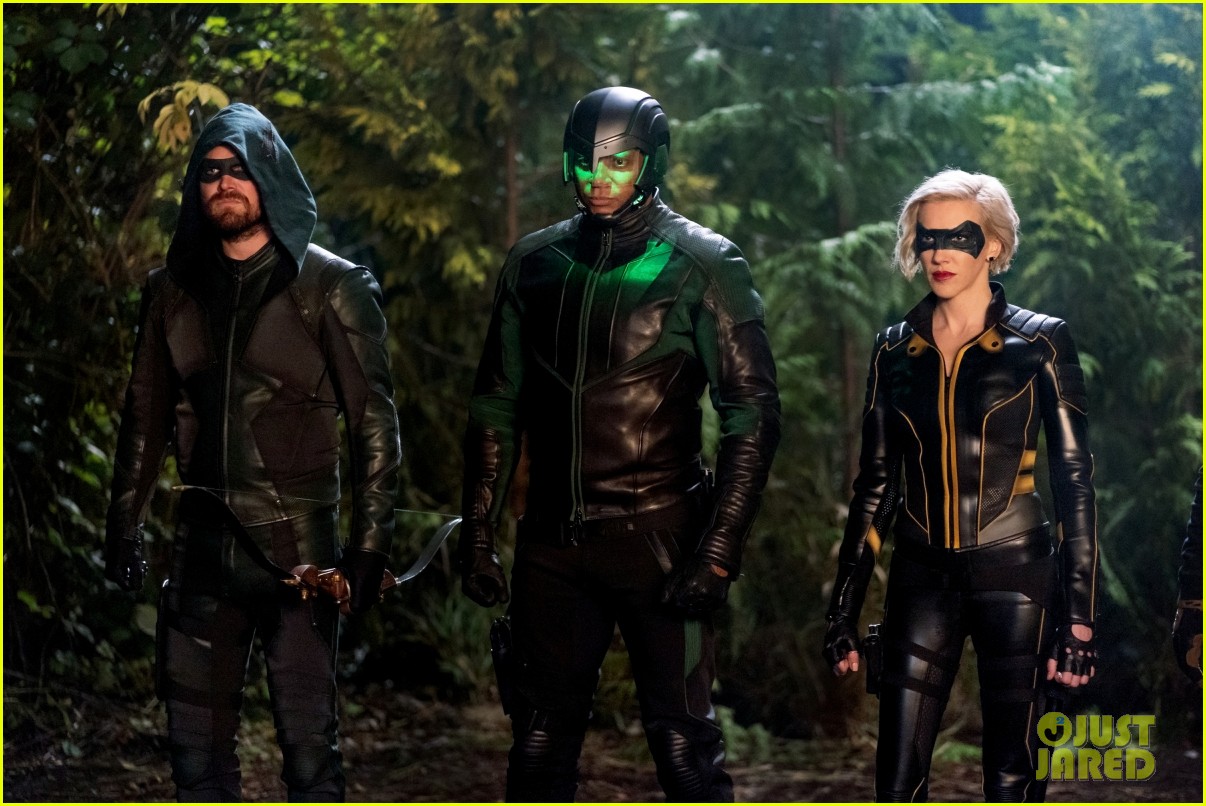 Team Arrow Takes On a Recognizable Villain In Tonight's 'Arrow' Fall ...
