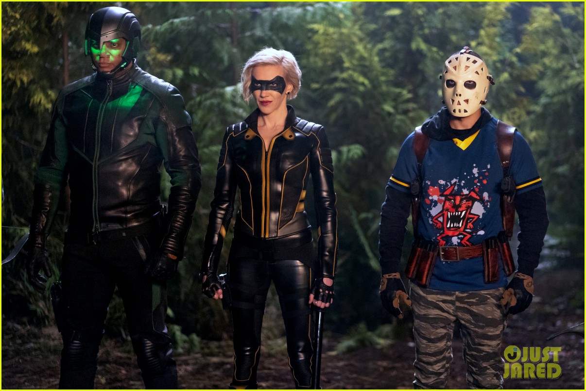 Team Arrow Takes On a Recognizable Villain In Tonight's 'Arrow' Fall ...