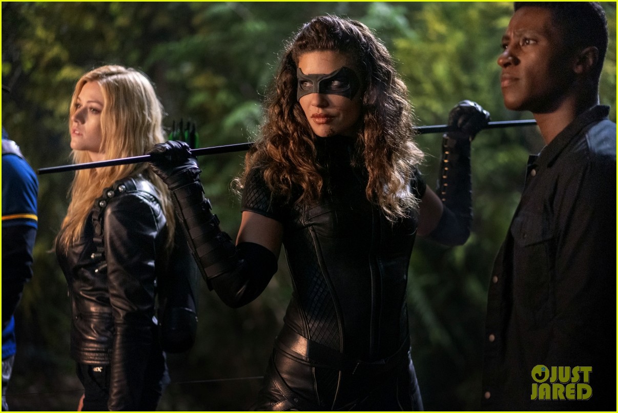 Team Arrow Takes On a Recognizable Villain In Tonight's 'Arrow' Fall ...