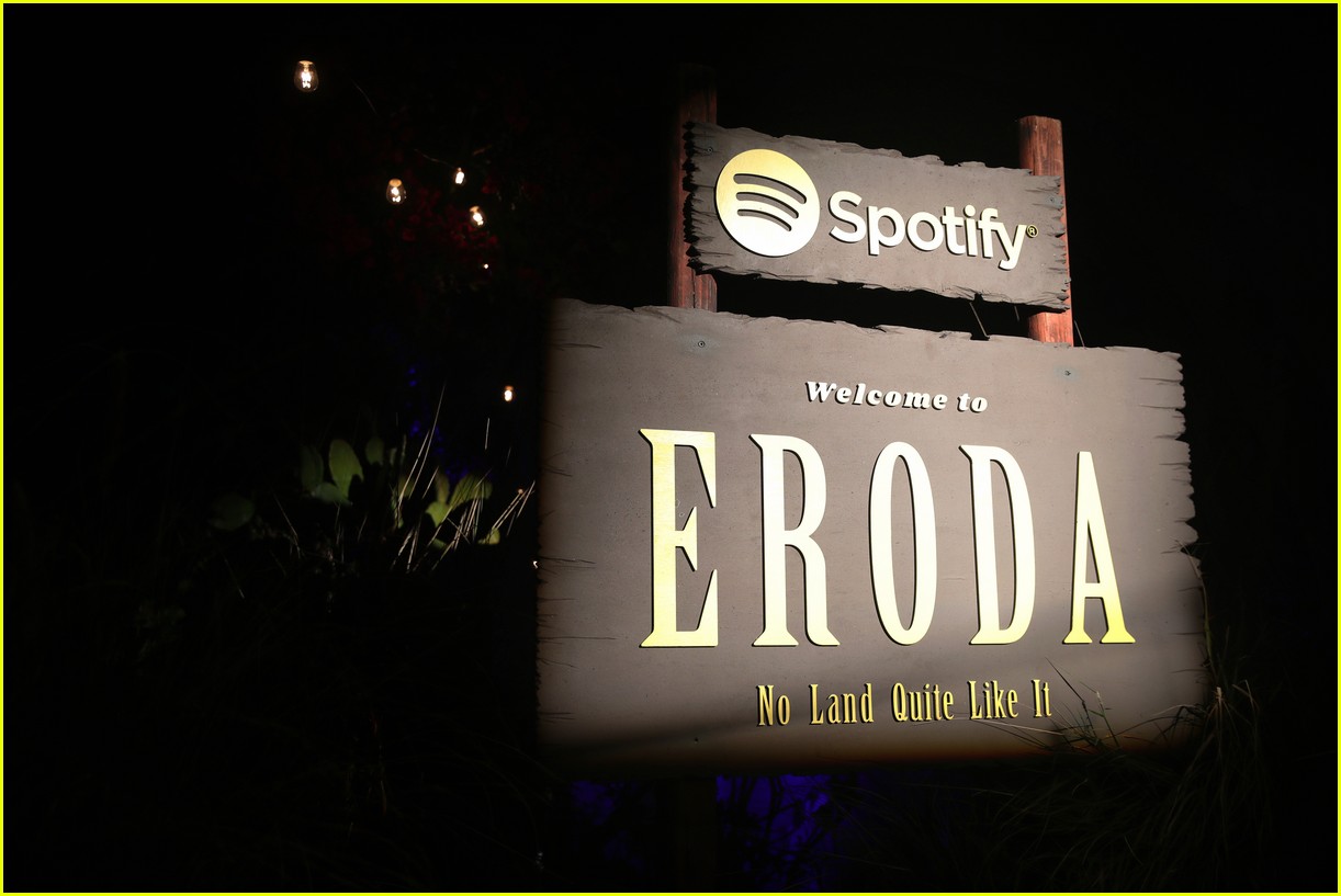 Harry Styles Attends 'Fine Line' Spotify Listening Party With Fans ...