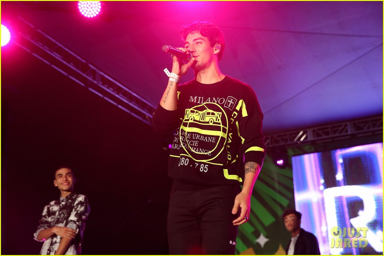 In Real Life Lights Up the Jingle Ball 2019 Pre-Show Stage! | Photo ...