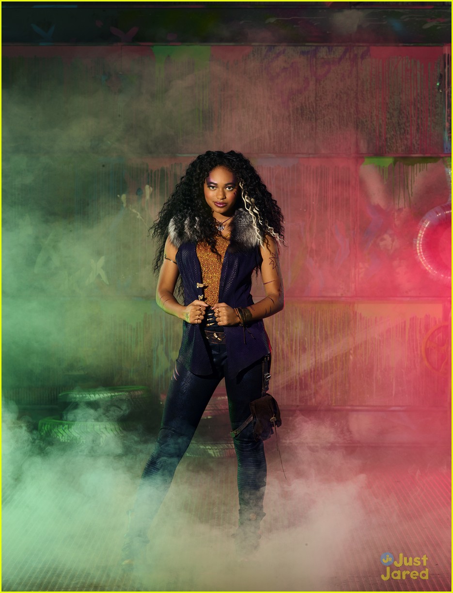 'Zombies 2' Couple Zed & Addison Might Be In Trouble If Wyatt Keeps ...