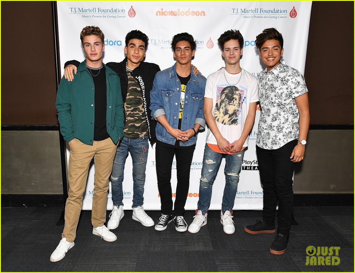 In Real Life Splits Up After 2.5 Years Together | Photo 1283998 - Photo ...