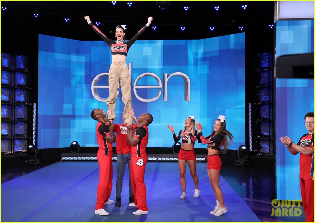 Watch the 'Cheer' Cast Teach Kendall Jenner a Few Stunts! | Photo ...