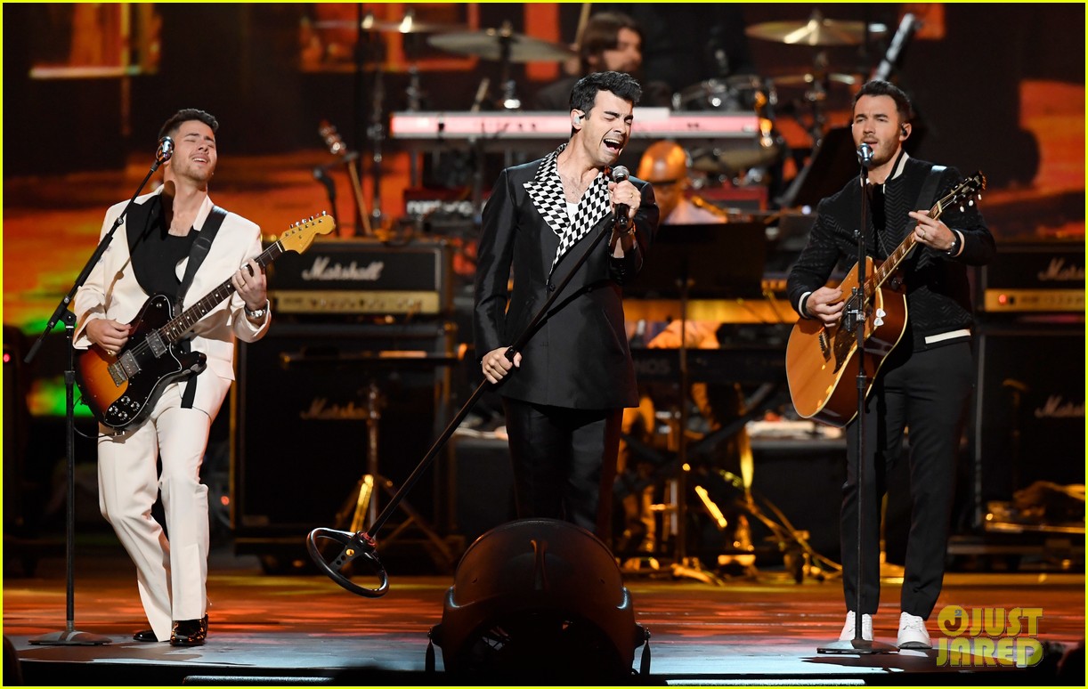 Jonas Brothers Kick Off Grammys Weekend with MusiCares Performance ...