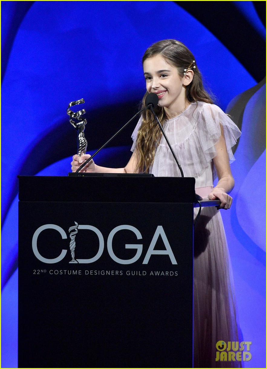 Kathryn Newton & Julia Butters Present at Costume Designers Guild ...