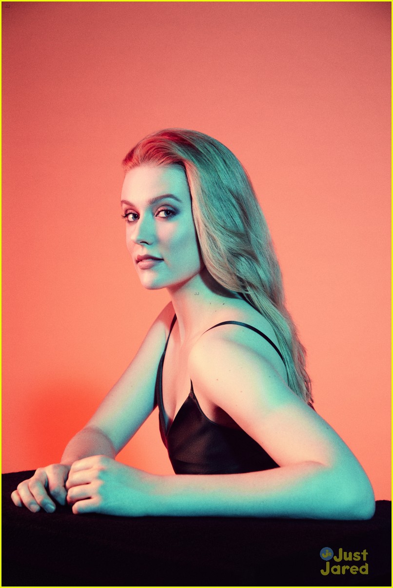 'Nancy Drew' Gets New, Striking Cast Photos - See Them All Here ...