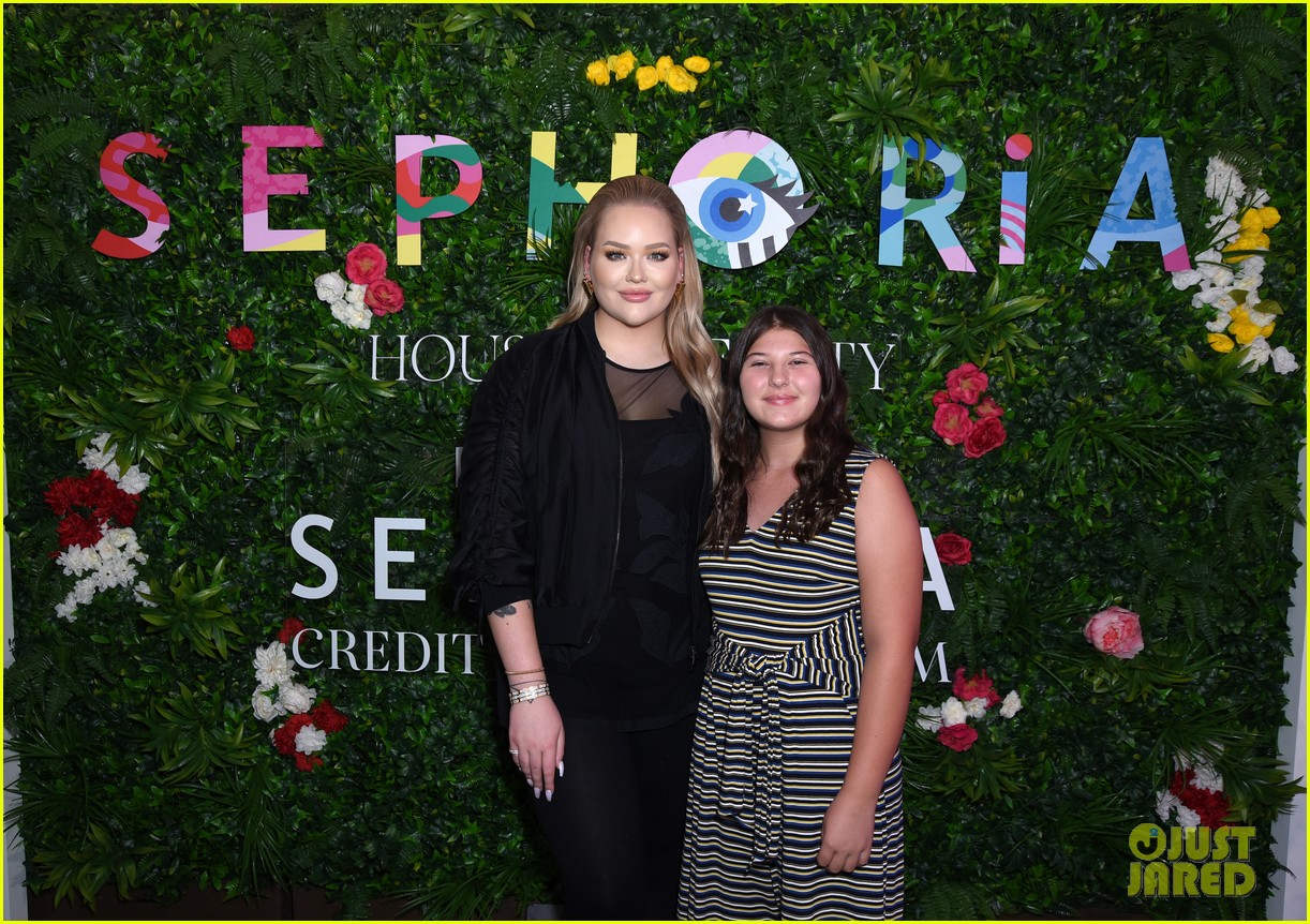 NikkieTutorials Comes Out as Transgender in Emotional YouTube Video ...