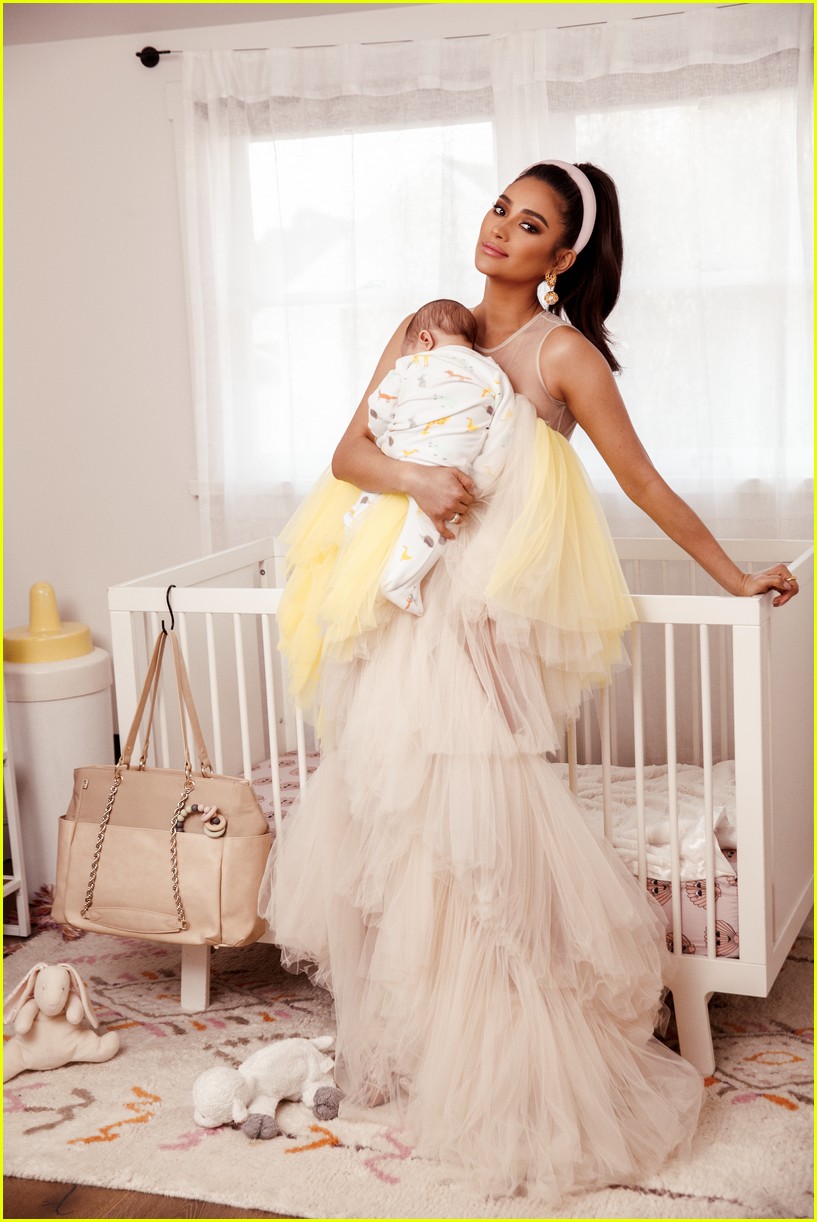 Shay Mitchell & Daughter Atlas Star in New Béis Baby Campaign | Photo ...