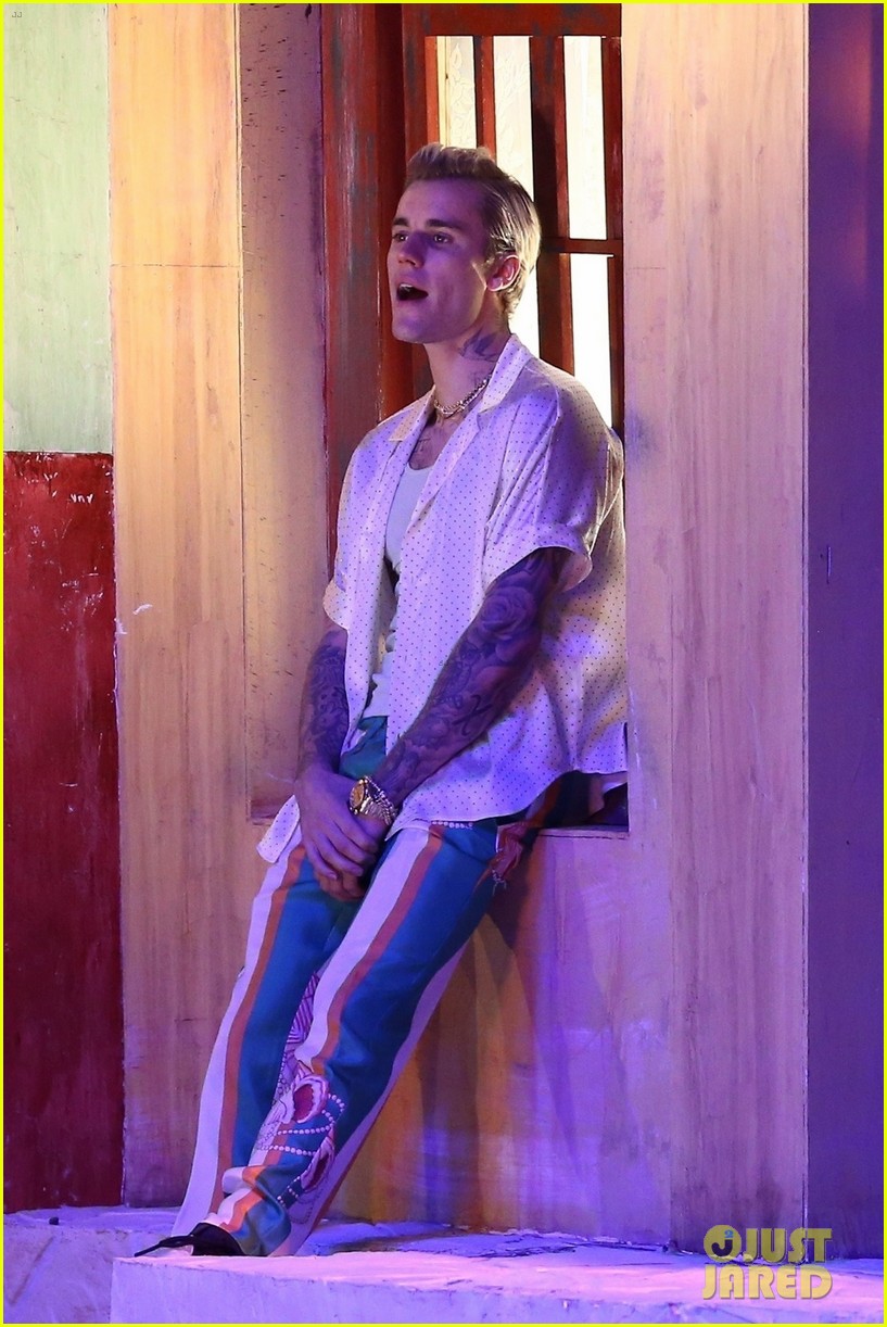 Full Sized Photo of justin bieber j balvin film a music video 057 ...