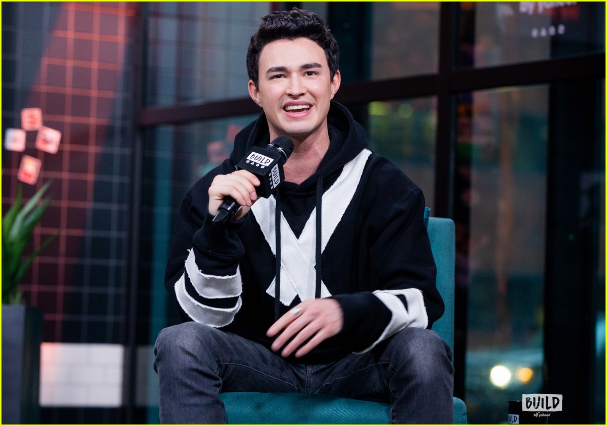 Full Sized Photo of gavin leatherwood sabrina build series 29 | Gavin ...