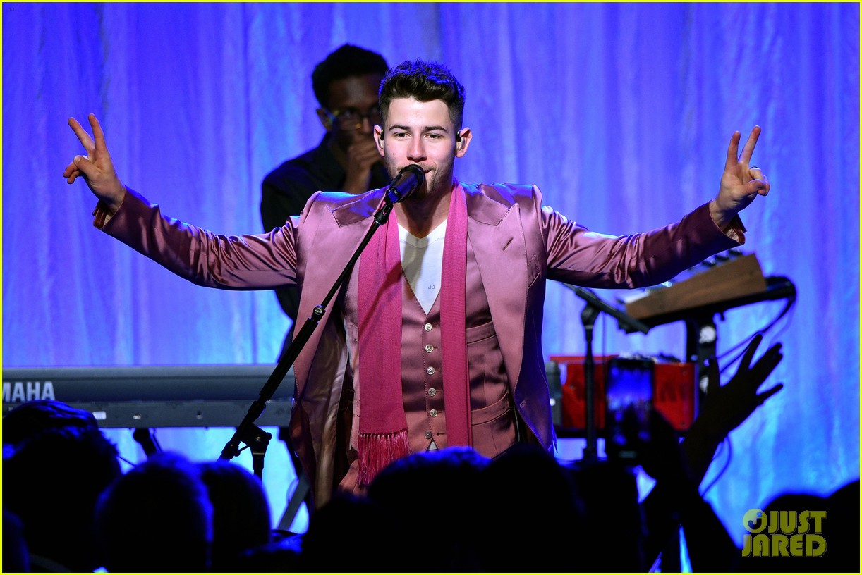 Jonas Brothers Help Support Womens Cancer Research Fund Photo