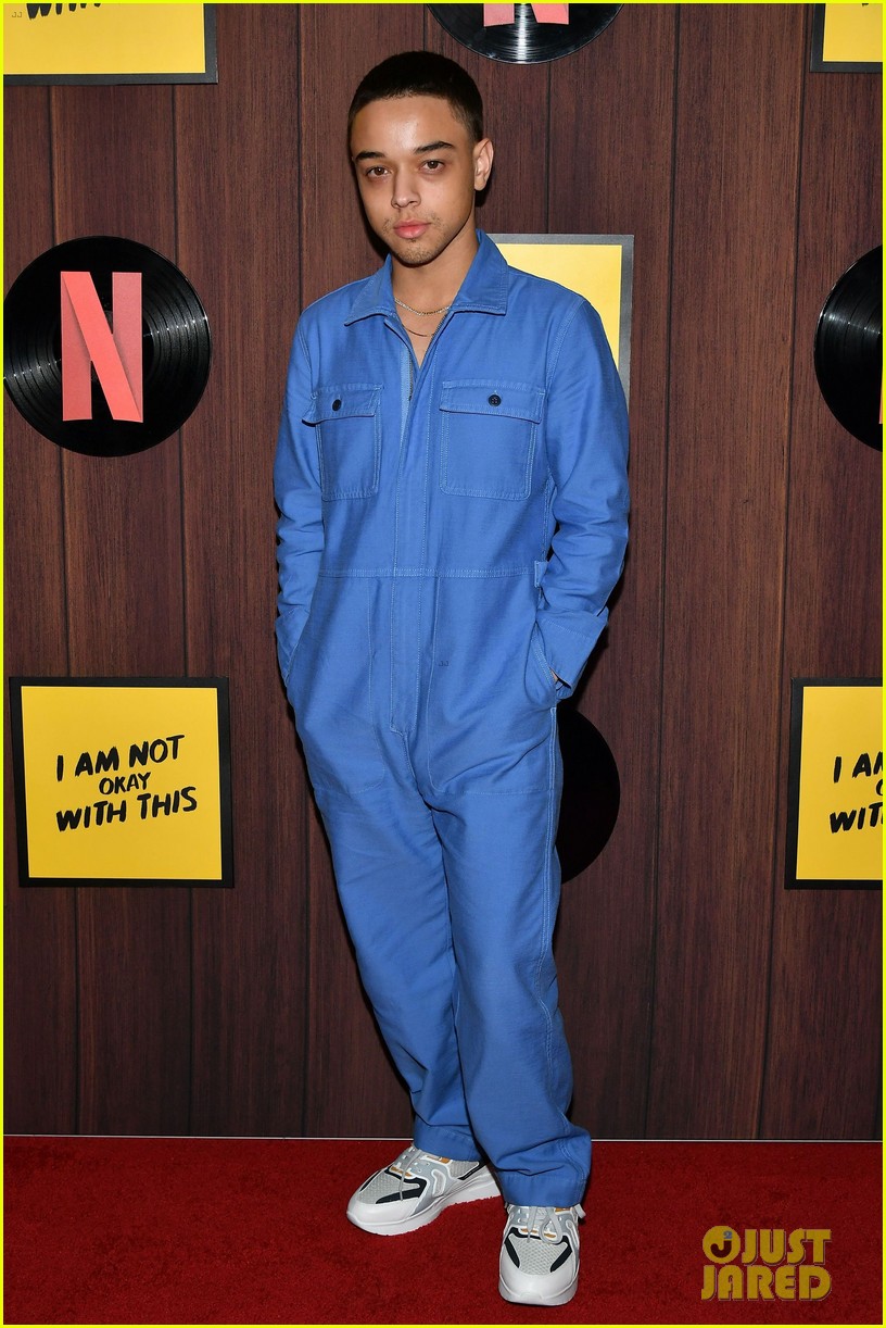'On My Block' Cast & More Netlflix Stars Support 'I Am Not Okay With ...